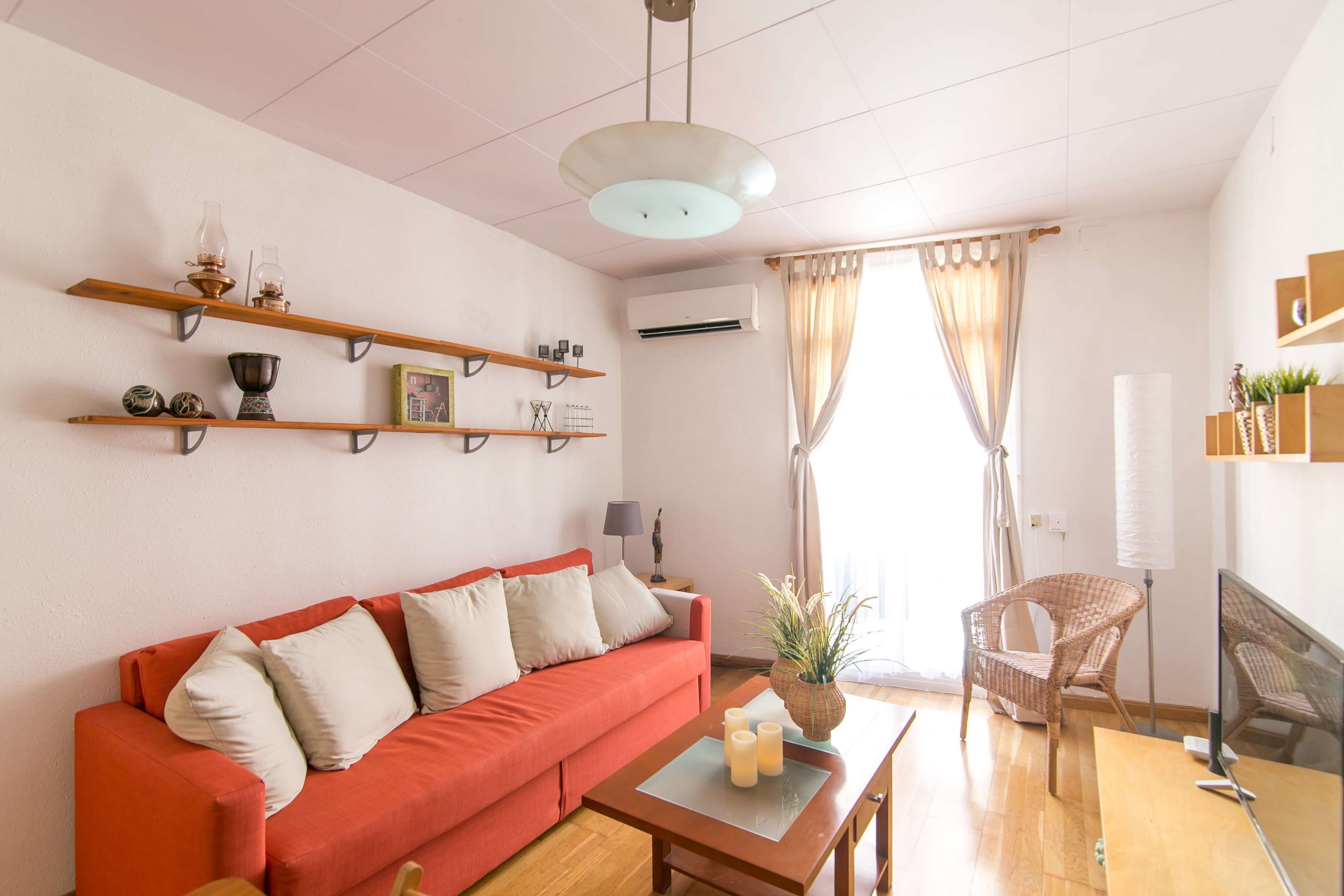 Beautiful 2 bedroom apartment for rent in the city center | Locabarcelona