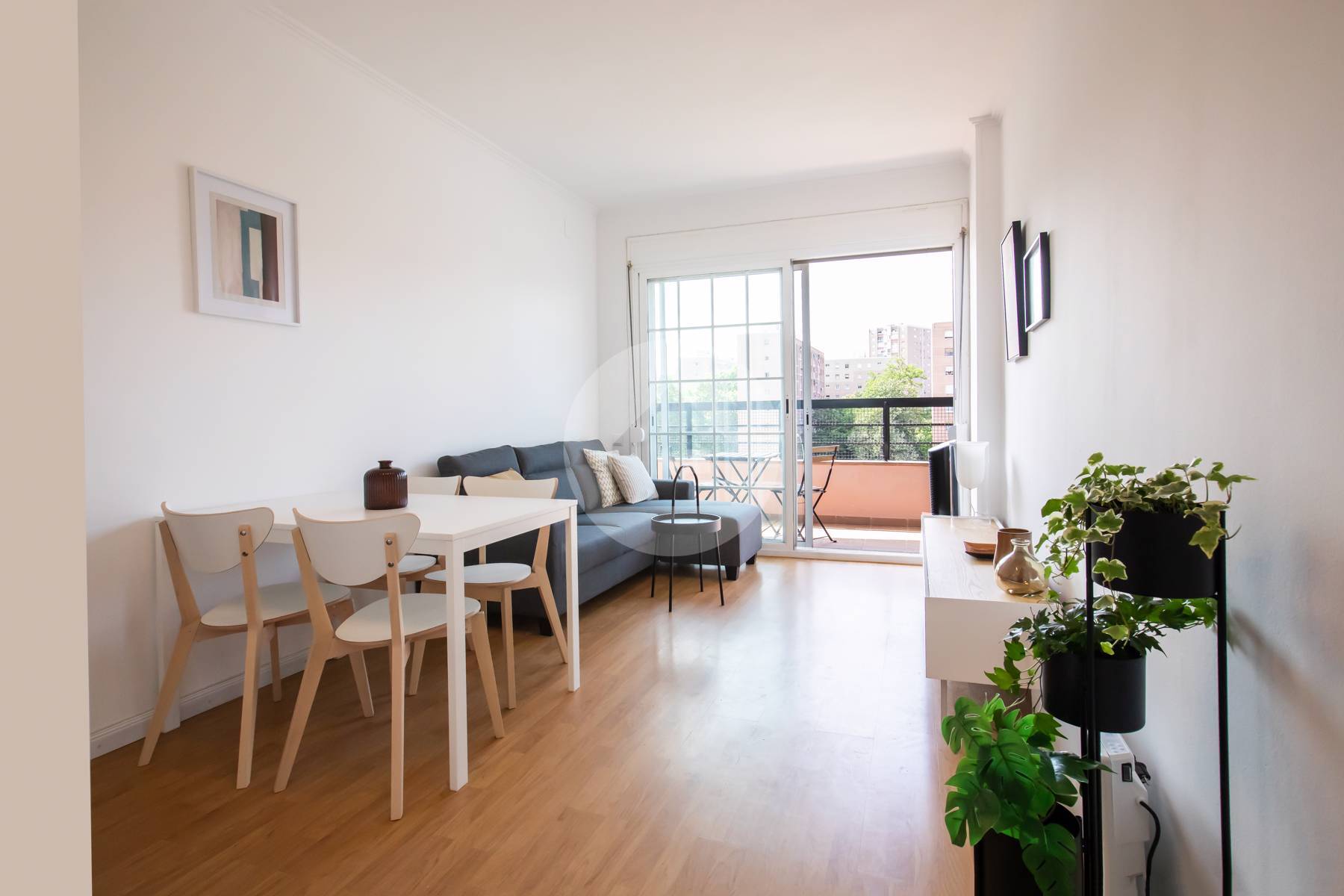 Amazing 4 bedroom apartment for rent | Locabarcelona