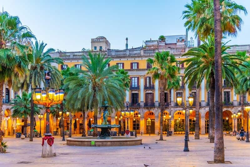 Visit the Plaza Real : Complete guide | Locabarcelona