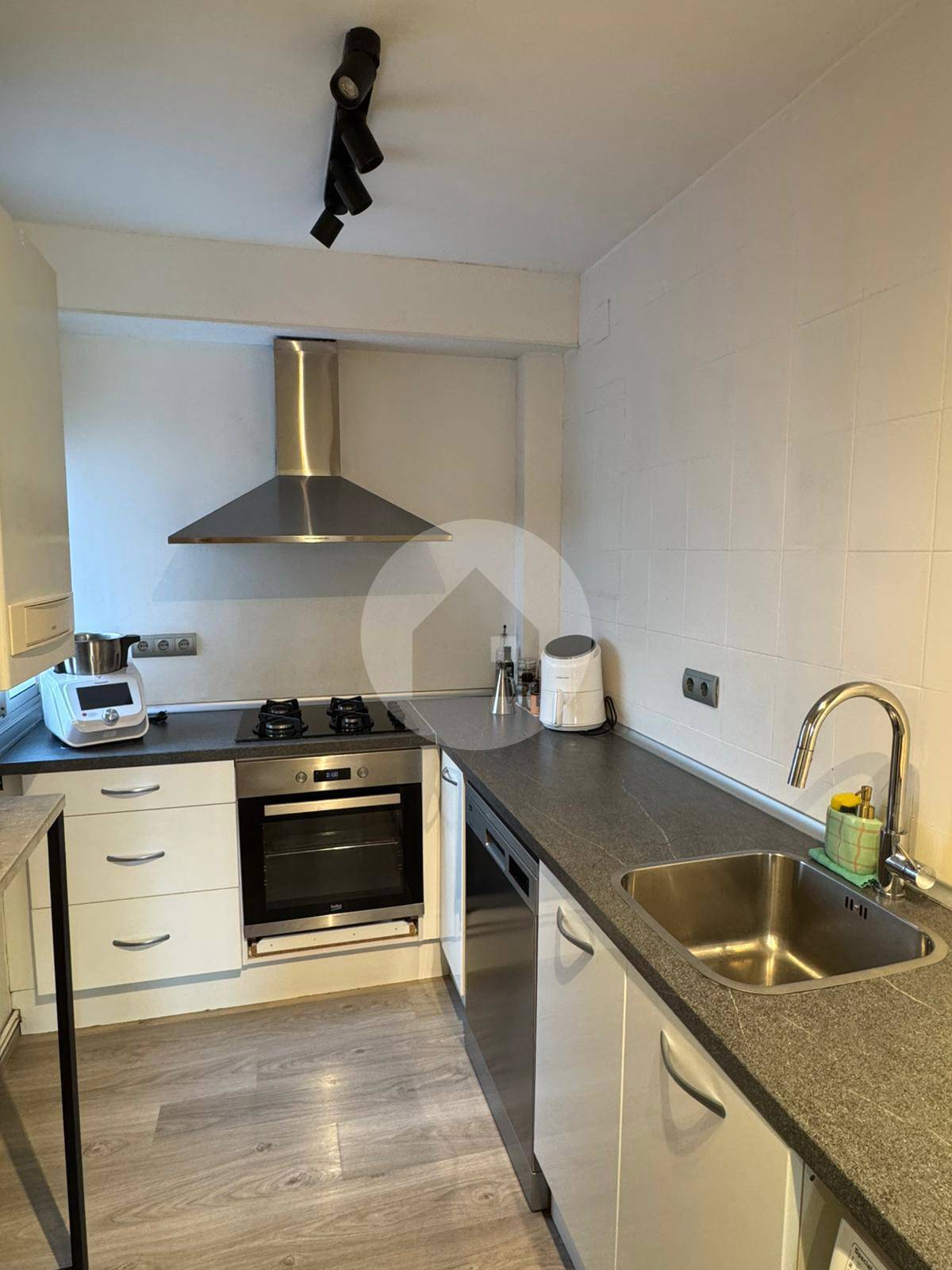 Alquiler de vivienda en Baix Guinardó, Barcelona con balcón y aire ...